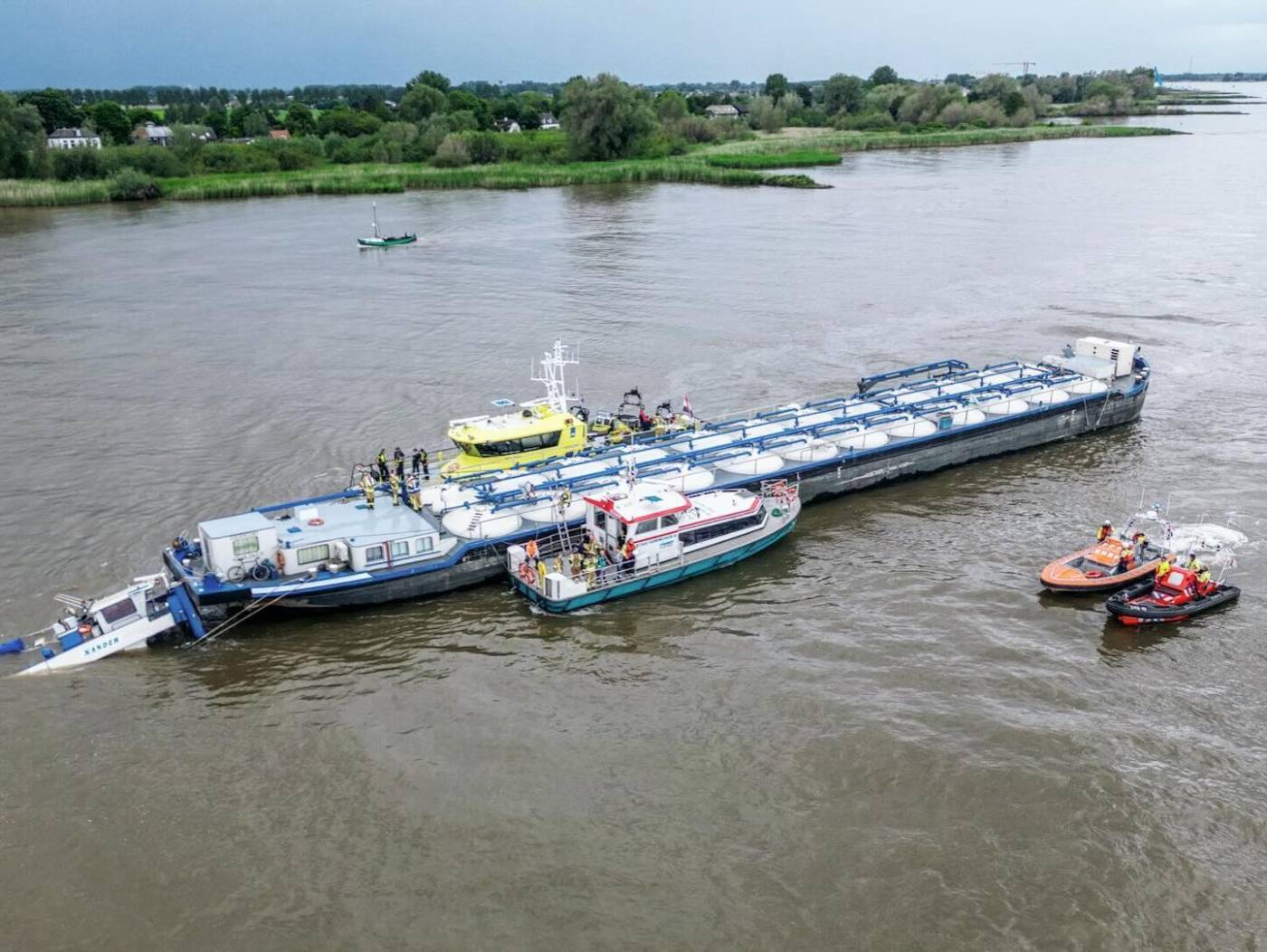 DUWBOOT XANDER ZINKT - KNRM